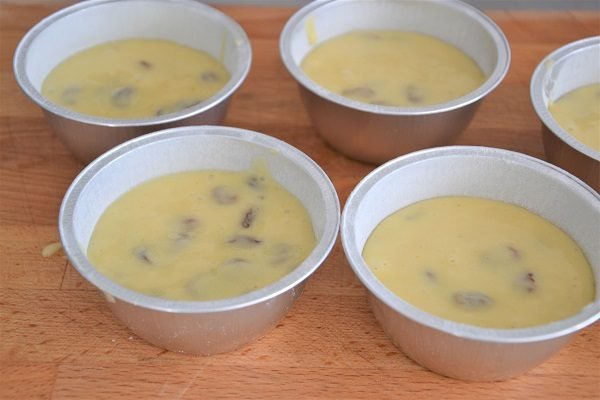 Muffin con uvetta sofficissimi - Ricetta facile e veloce